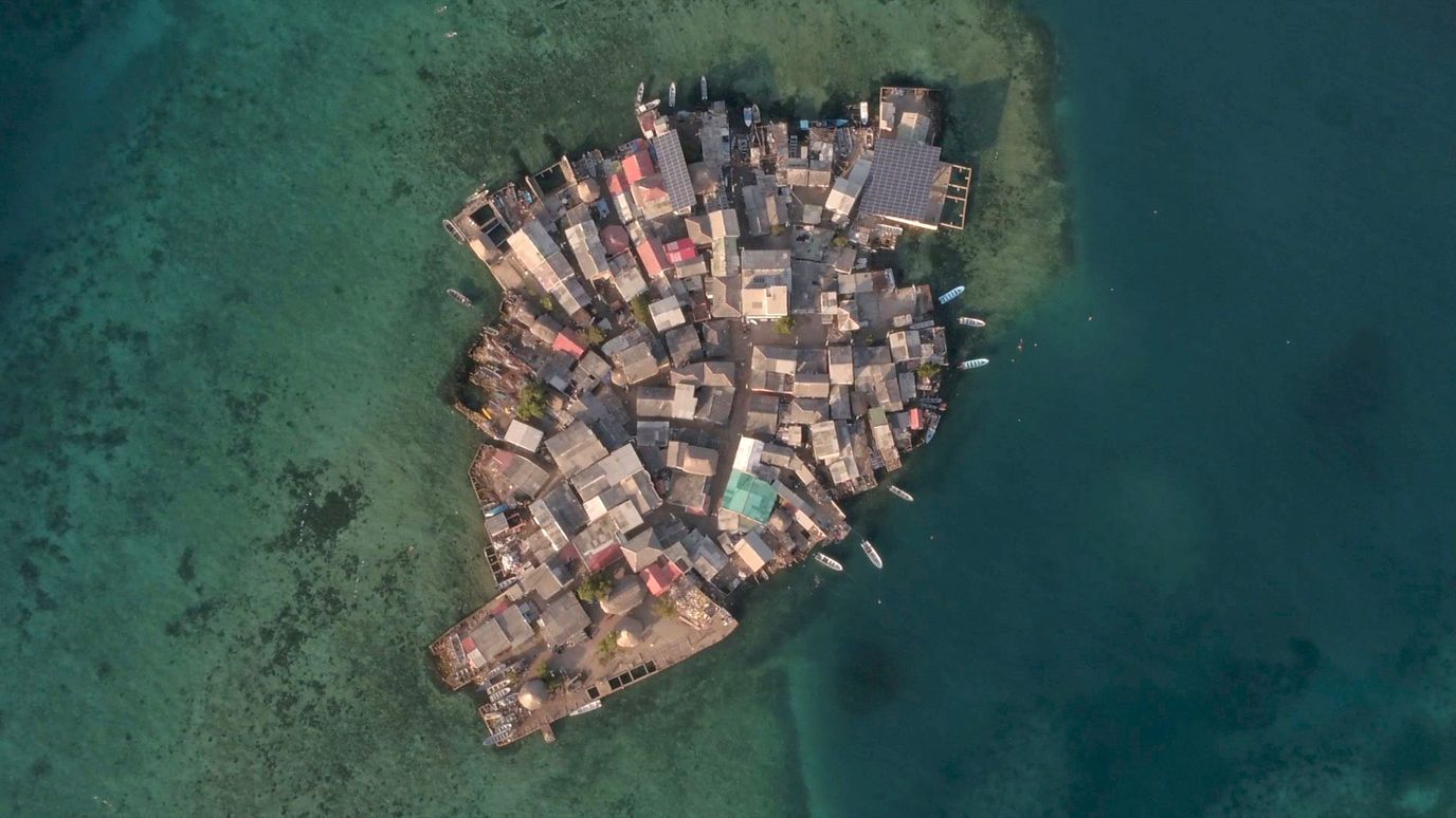 Real or Fake? World’s Crowded Island? | Entertainment