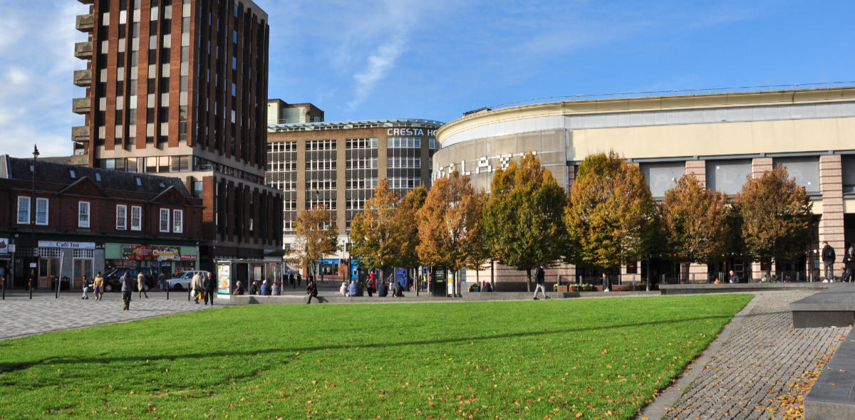 Luton: The Five Minutes Spare Guide | Location Guides
