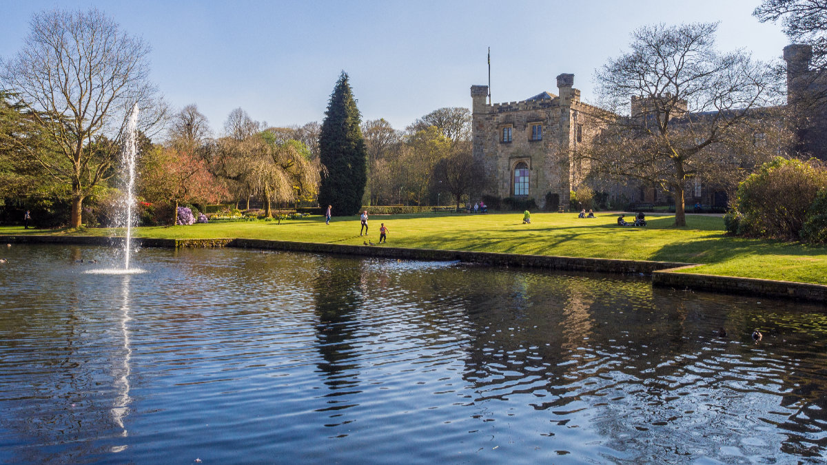 Burnley 12th-century Lancashire town on the River Calder.